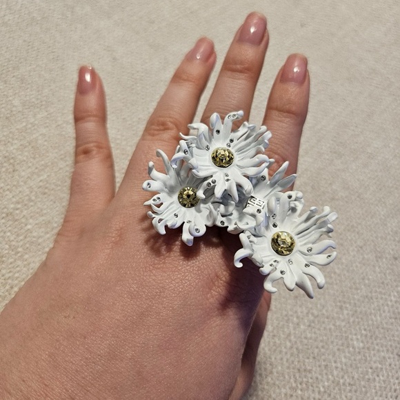 Givenchy | Jewelry | Givenchy Daisy White And Gold Floral Ring New Size ...
